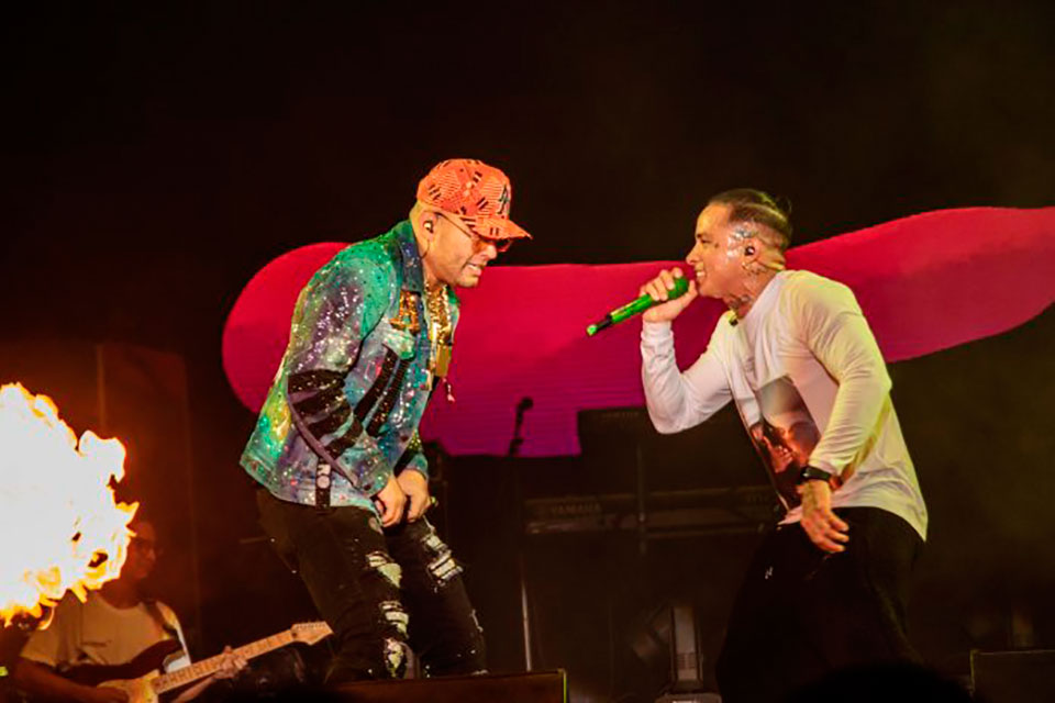 Abuchean al Potro Álvarez en concierto de Wisin y Yandel: Abuchean al Potro Álvarez en concierto de Wisin y Yandel: